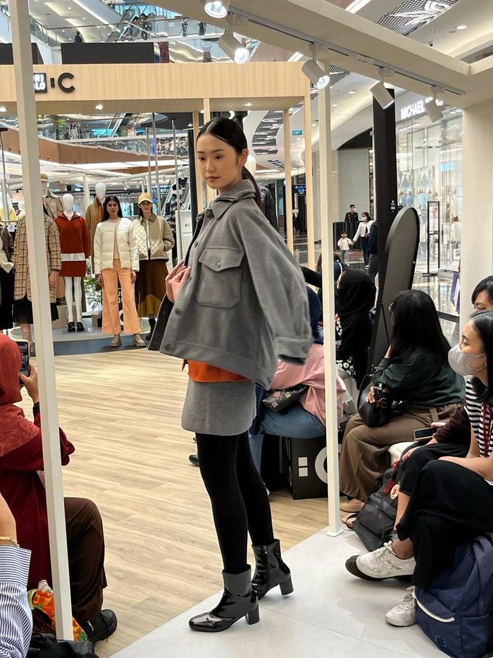 Inspirasi Mix and Match Outfit Buat Pakaian Sehari-hari yang Mewah - Semua Halaman - CewekBanget