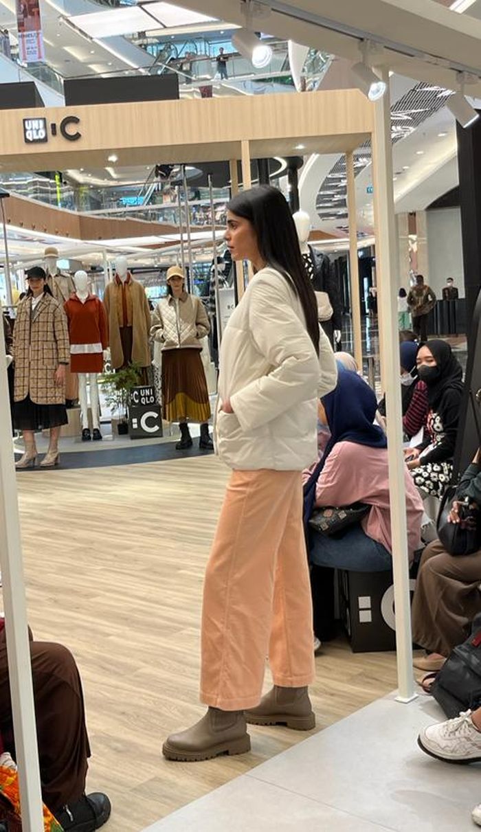 Inspirasi Mix and Match Outfit Buat Pakaian Sehari-hari yang Mewah - Semua Halaman - CewekBanget