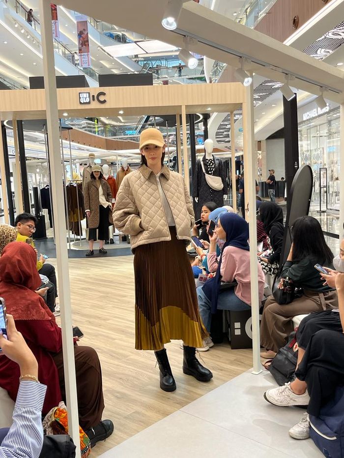 Inspirasi Mix and Match Outfit Buat Pakaian Sehari-hari yang Mewah - Semua Halaman - CewekBanget