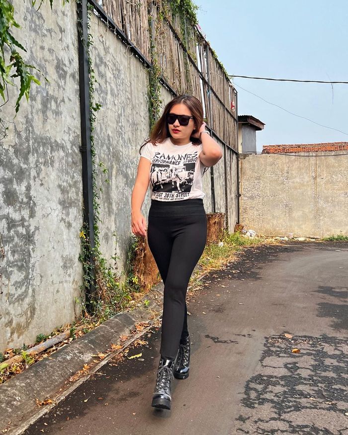 Janda Pakai Baju Ketat Pamer Lekuk Tubuh, Nathalie Holscher Tuai Celaan, Nggak Langsing ...