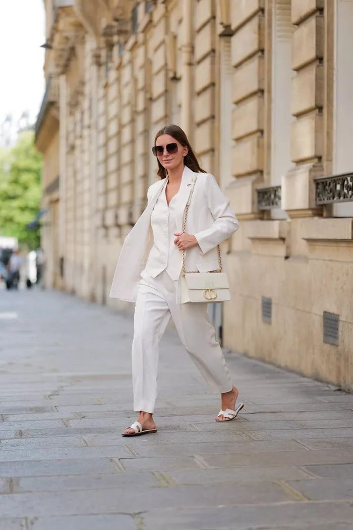 Cara Pakai Outfit Serba Putih yang Modis ala Fashionista, Simak Yuk ...