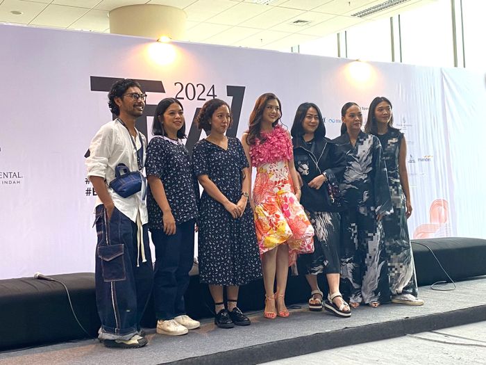 Jakarta Fashion Week 2024, Sare Studio Tampilkan Koleksi Recycle ...