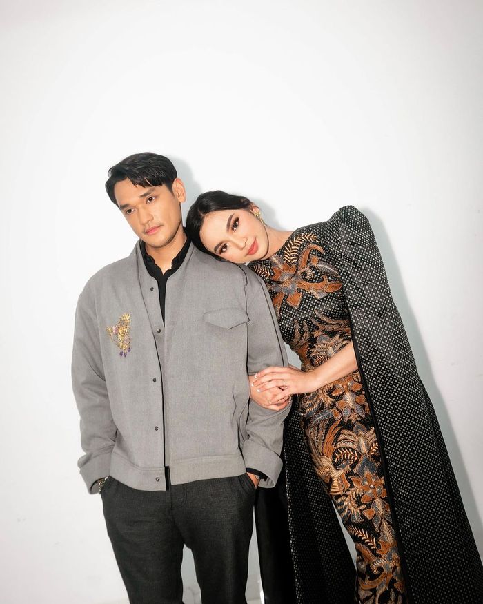 Duet Bareng Afgan, Lyodra Ginting Pamer Body Goals dengan Dress Batik ...