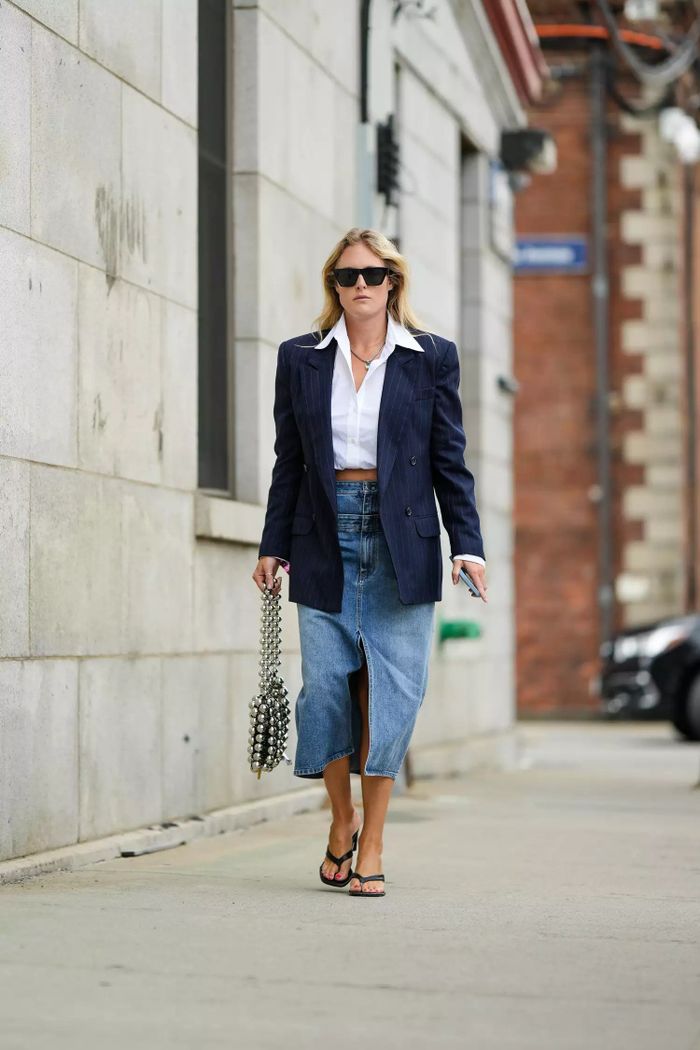 Padu Padan Outfit Warna Navy, Intip Inspirasi ala Fashionista Yuk! - Stylo