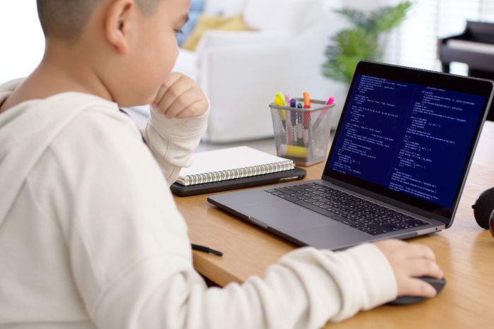 Dorong Anak Belajar Coding Sejak Dini, Ini 4 Manfaatnya! - Bobo