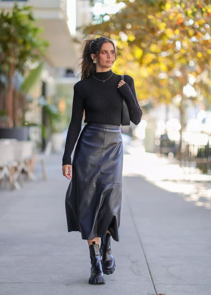 Ide Padu Padan Rok Kulit ala Fashionista, Intip Inspirasinya! - Stylo