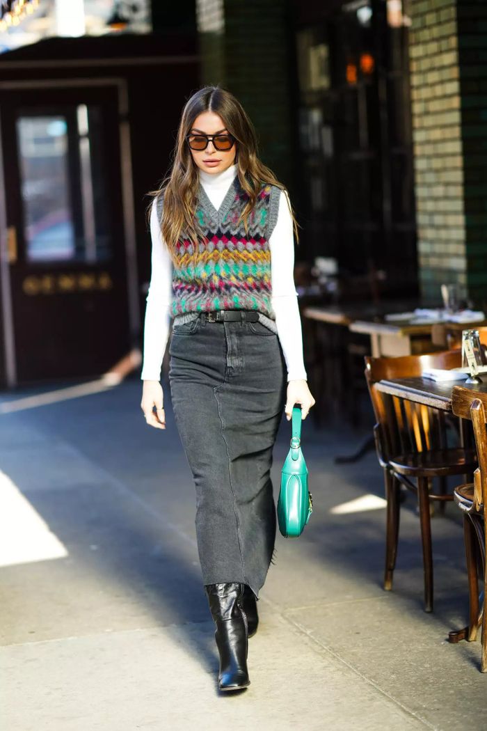 Cara Styling Sweater Vest ala Street Style yang Kekinian, Simak ! - Stylo