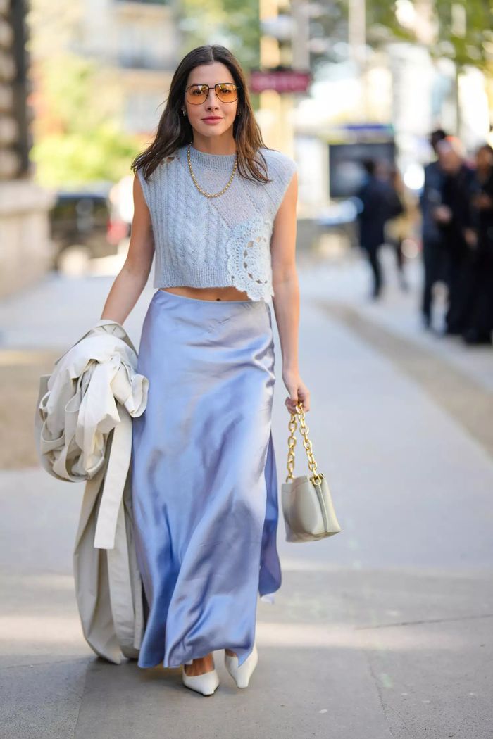 Cara Styling Sweater Vest ala Street Style yang Kekinian, Simak ! - Stylo