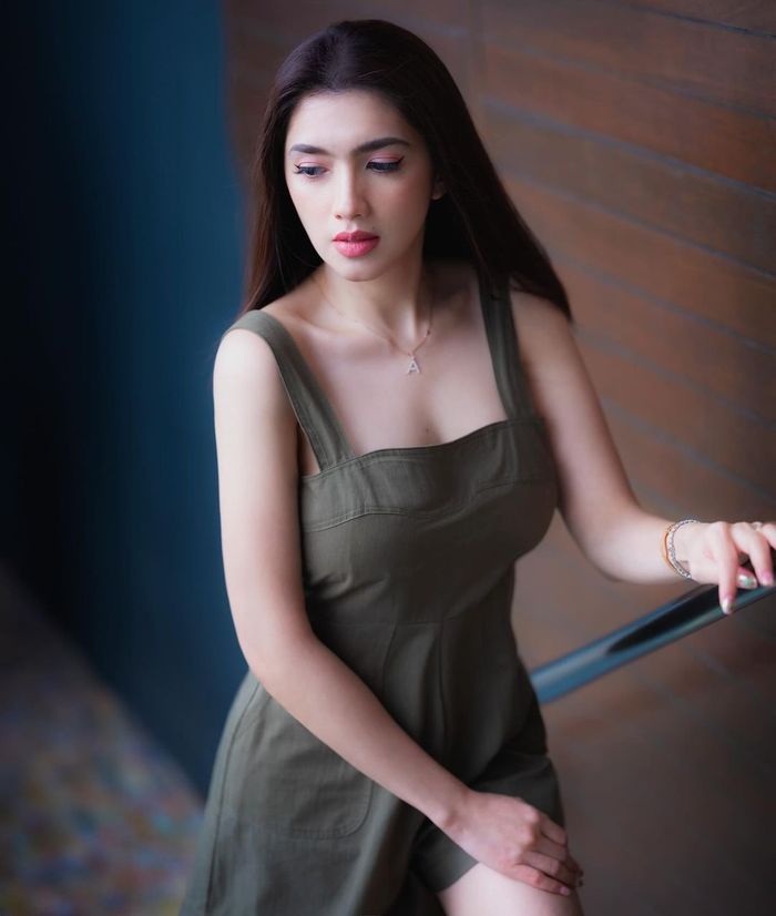 Janda Sangat Menggoda, Tampilan Seksi Angel Karamoy Kenakan Mini Dress ...