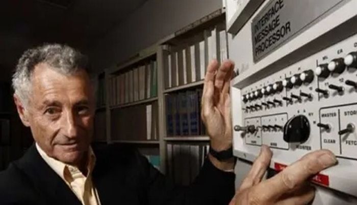 Saat Ponsel dan Internet Membawa Sejarah Dunia Manusia ke Era Digital ...