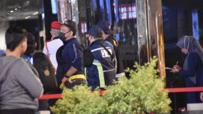 Astaghfirullah, Sudah Beristri, Aktor Ini Digerebek Berduaan dengan Artis Cantik di Apartemen, 3 ...