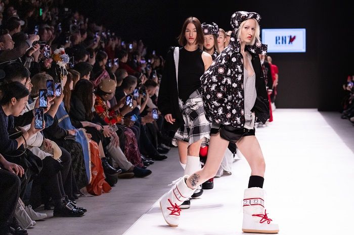 Moscow Fashion Week 2024, Tren Busana Nyentrik Hingga Elegan Hadir dari ...