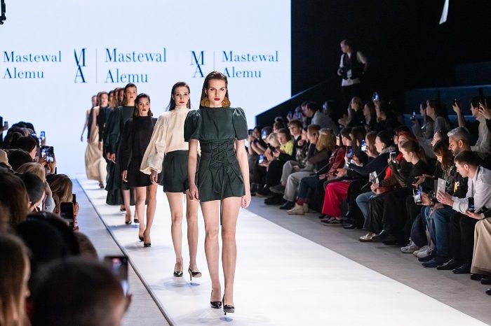 Moscow Fashion Week 2024, Tren Busana Nyentrik Hingga Elegan Hadir dari ...