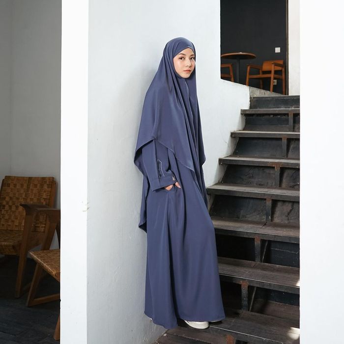Inspirasi One Set Abaya & Khimar Lebaran 2024 ala Natasha Rizky Mantan ...