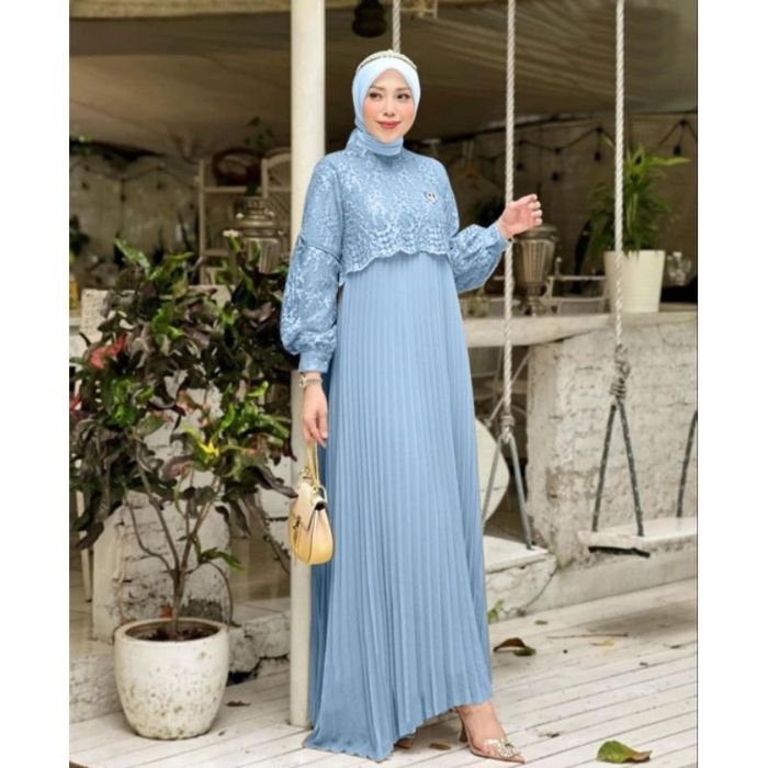 Menyala Saat Lebaran dengan Dress Brokat Warna Biru yang Lagi Tren ...