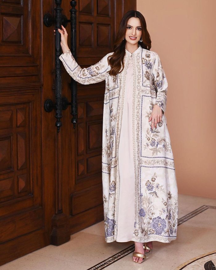 Sepatu Mahal di Kaki Nia Ramadhani Bikin Salfok Saat Jadi Model Baju ...