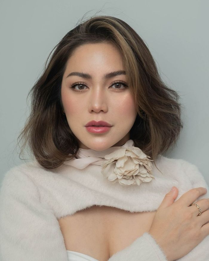 Montoknya Ibu Dua Anak! Gaya Seksi Jessica Iskandar Pakai Baju Belahan ... Montoknya Ibu Dua Anak! Gaya Seksi Jessica Iskandar Pakai Baju Belahan ...
