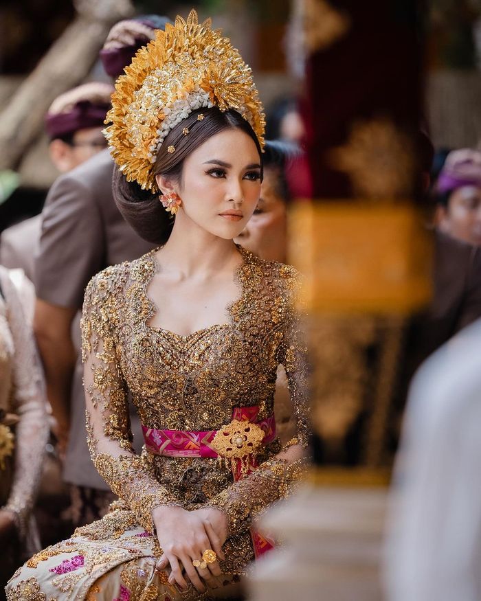 Keterlaluan Cantiknya, Mahalini Tampil Glamor Jalani Upacara Adat Bali ...