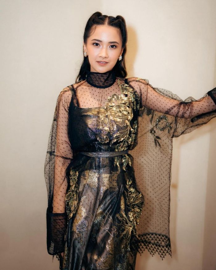 Tampilan Menawan Nadya Arina di Gala Premiere Film Sekawan Limo ...