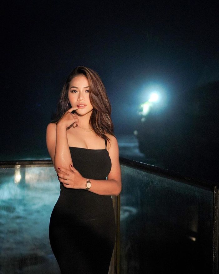 Sporty Saat Jadi Kapten Timnas Putri Indonesia, Intip Gaya Seksi Modis Shafira Ika Putri di Luar ...