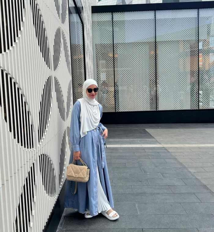 Santun Nan Modis, Shireen Sungkar Curi Perhatian Saat berbalut Tunik ... Santun Nan Modis, Shireen Sungkar Curi Perhatian Saat berbalut Tunik ...