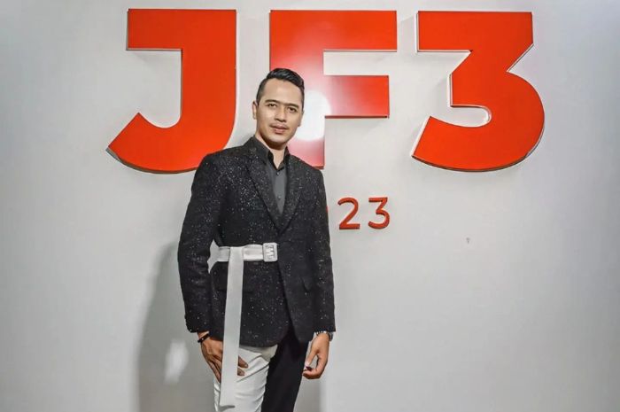 Mengenal Sosok Nuno Raffi, Desainer di Balik Jas Colorful Langganan ...