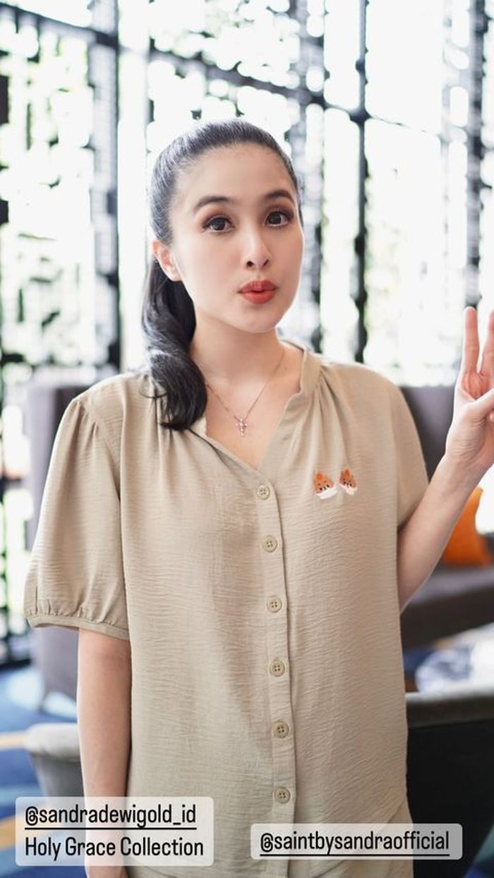 Sederet Potret Sederhana Glamor Sandra Dewi Pamer Perhiasan Sebelum Disita Kejagung - Stylo