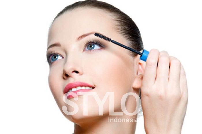 4 Rekomendasi Maskara Lokal Waterproof yang Cocok Untuk Musim Hujan - Stylo