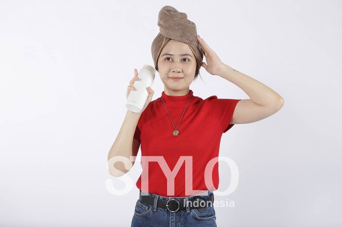 Ketombe Berkerak Bikin Kepala Bau, Begini Cara Mengatasinya di Rumah ...