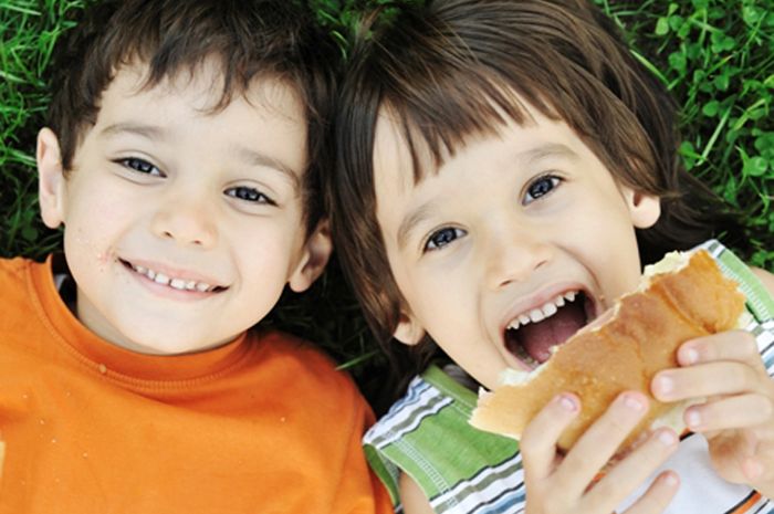 4 Fakta Menarik Yang Harus Moms Ketahui Tentang Gigi Si Kecil - Nakita