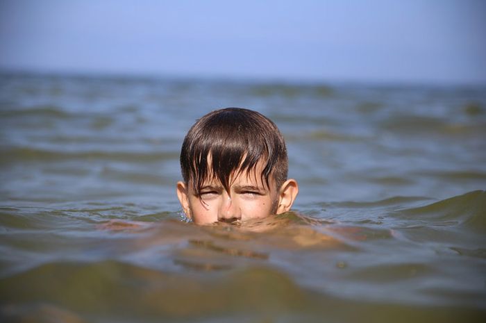 Cobalah Berenang di Laut Ini, Kita Akan Mengapung dengan Mudah! - Bobo
