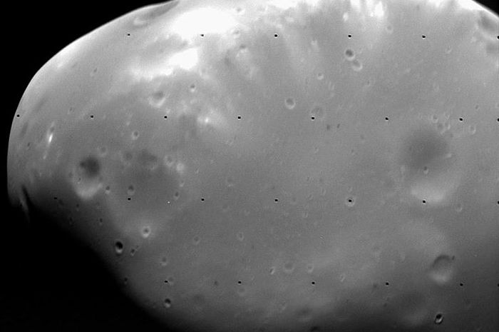 Deimos, Satelit Planet Mars yang Terlihat Seperti Bintang Kejora Saat ...