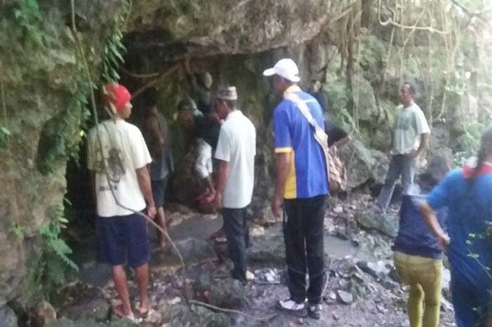 Gua Istana Ular di Nusa Tenggara Timur, Didalamnya Bersemayam Ular ...
