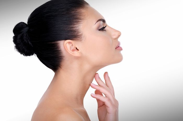 Jangan Lupa Rawat Area Leher, Begini Tips Mencegah Leher Keriput!