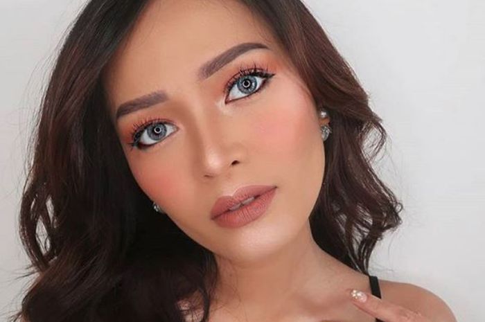 Tetap Tampil Cantik, Vlogger Rachel Goddard Unggah Foto Persiapan ...