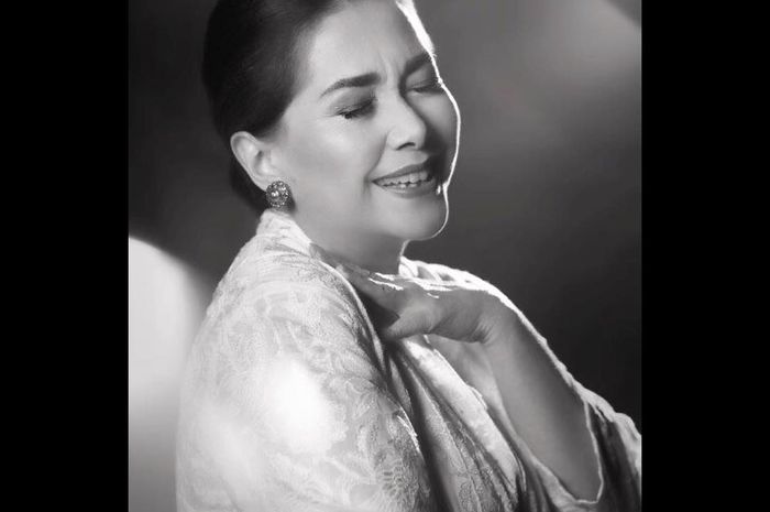 Tetap Memesona di Usia 68 Tahun, Rahasia Cantik Widyawati Ternyata Bersumber dari 4 Kebiasaan ...