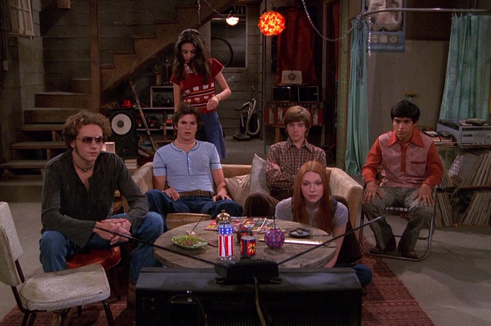 Panduan Merancang Ruang Bergaya Basement ala "That 70’s Show" - iDEA
