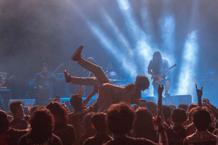 Lo Marah Band Favorit Lo 'Dihina'? Mungkin Lo Kena 'Celebrity Worship ...