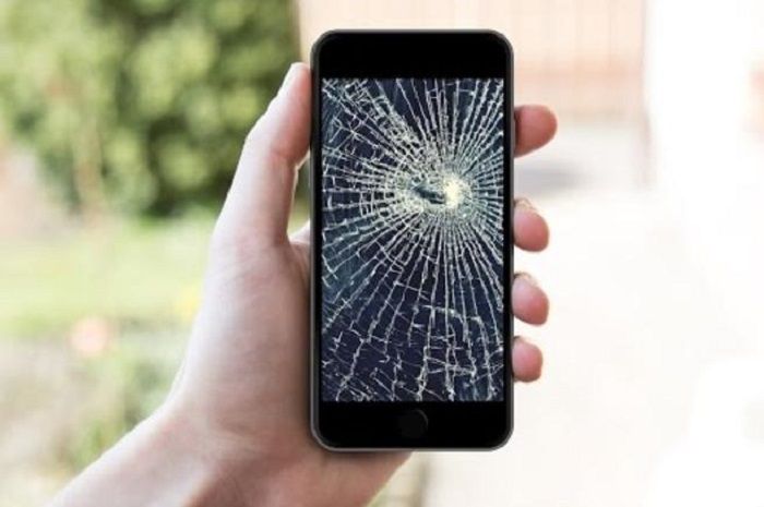 Awas! Jangan Gunakan Hape dengan Layar Retak, Bahaya Ini Mengincarmu ...