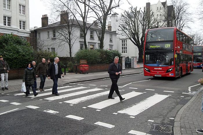 Baru Digunakan Tahun 1960-an, Begini Sejarah Zebra Cross di Indonesia ...