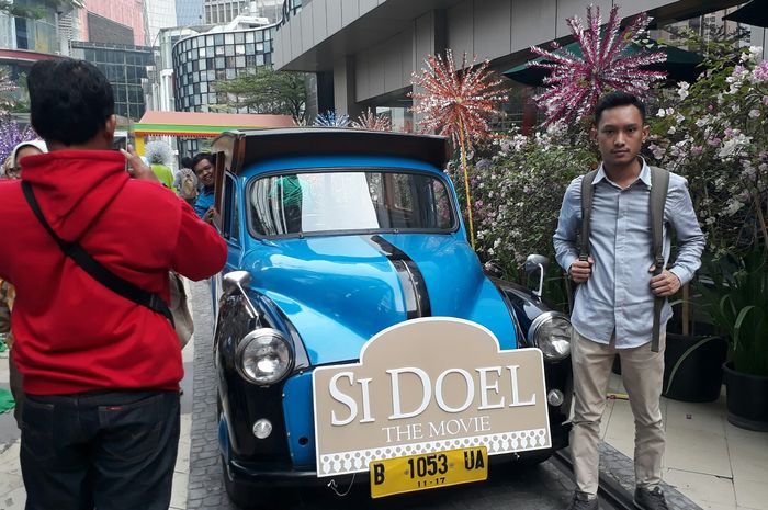 Mobil Oplet Jadi Tempat Favorit Selfie Penonton Si Doel The Movie
