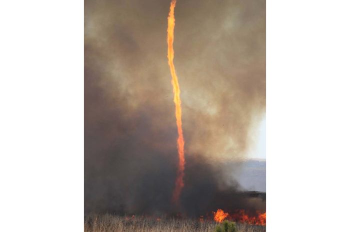 Firenado, Pusaran Api yang Terbentuk Karena Kebakaran dan Tornado - Bobo Firenado, Pusaran Api yang Terbentuk Karena Kebakaran dan Tornado - Bobo