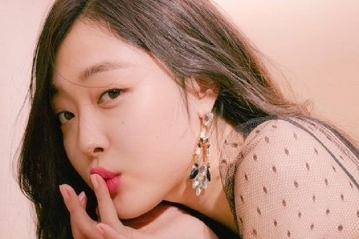 BREAKING: Sulli Dikabarkan Meninggal Dunia, Proses Penyelidikan Masih ...