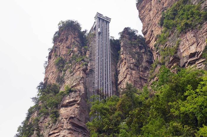 Uji Nyali Bikin Merinding di Bailong Elevator, Lift Tertinggi di Dunia ...