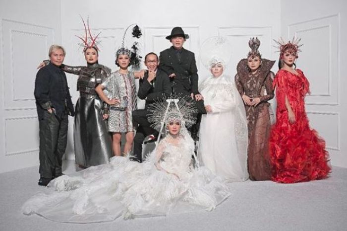 Mengenal Lebih Dekat Rinaldy Yunardi, Desainer Aksesori yang Karyanya ...