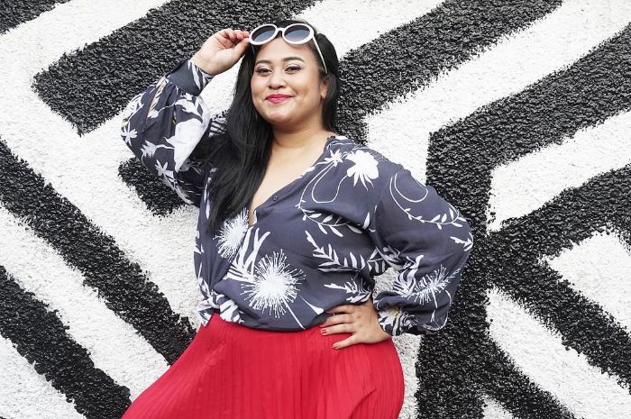 Inspirasi Padu Padan Rok Pleated Untuk Tubuh Curvy ala Ucita Pohan - Stylo