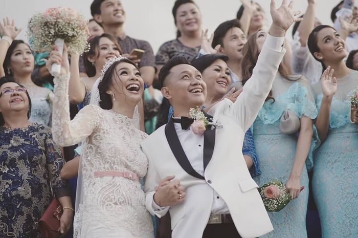 5 Foto Kezia Warouw dalam Balutan Gaun Pengantin Bernuansa Etnik Karya ...