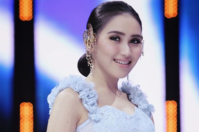 Ayu Ting Ting Perkenalkan Geng Barunya yang Disebut Geng Rempong