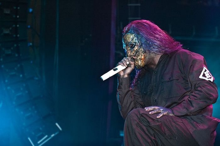 3 Fakta Mengejutkan dari Topeng Vokalis Slipknot, Corey Taylor - Hai