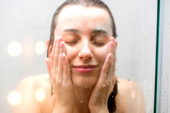 5 Facial Wash Untuk Jenis Kulit Kombinasi di Bawah 35 Ribu Rupiah ...